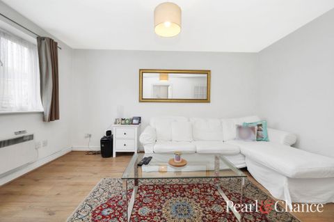 1 bed flat for sale in Windmill Drive, London NW2, £350,000 - Zoopla