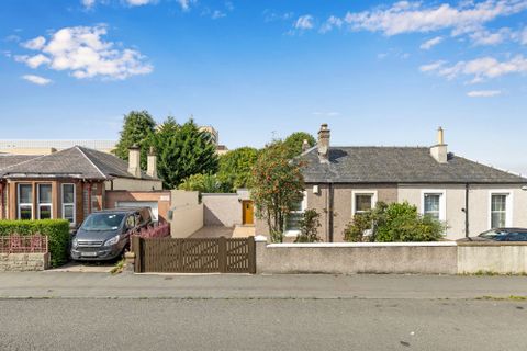 10 Pilton Drive North, Granton, Edinburgh EH5, 3 bed semi-detached ...