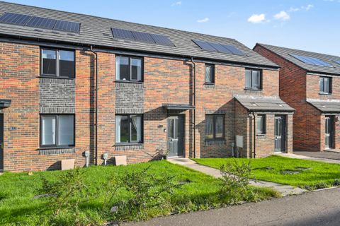 2 bed terraced house for sale in 12 Lumsden Loan, Gilmerton, Edinburgh EH17, £215,000 - Zoopla