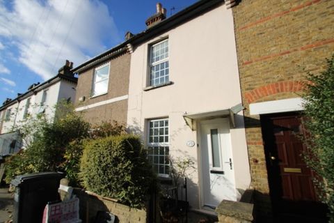 2 bed property to rent in Warren Road, Croydon CR0, £1,650 pcm - Zoopla