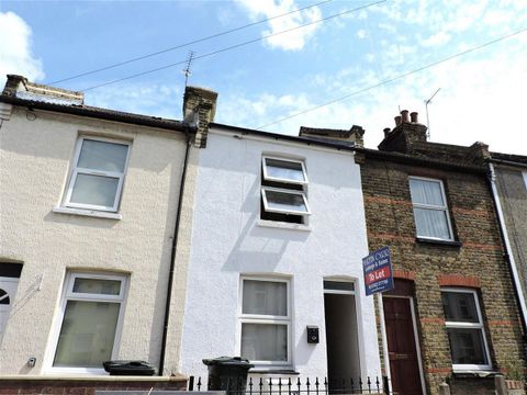 Howard Road, Dartford DA1, 2 bed terraced house to rent, £1,475 pcm - Zoopla