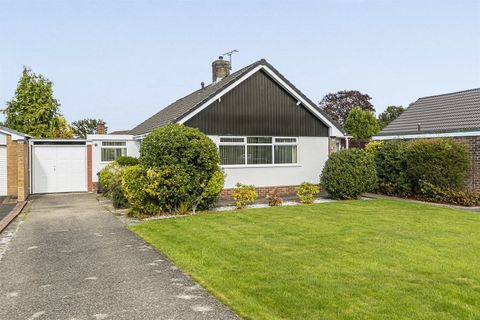 2 bed detached bungalow for sale in Lynton Gardens, Appleton ...