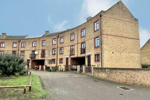 6 bed terraced house for sale in Yarrow Crescent, London E6, £700,000 ...