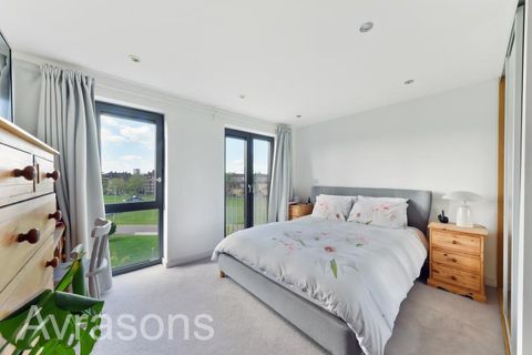 2 bed flat to rent in Offenham Road, Oval SW9, £2,650 pcm - Zoopla