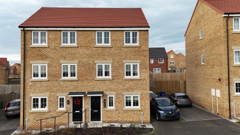 Shield Way, Eastfield YO11, 4 bed semi-detached house for sale, £ ...