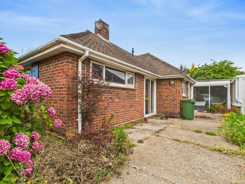 Findon Road, Findon Valley, Worthing BN14, 2 bed bungalow for sale, £ ...