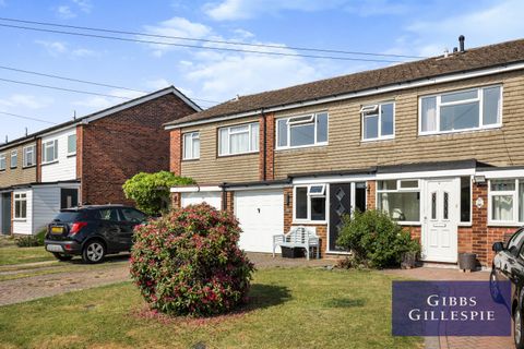 Bench Manor Crescent, Chalfont St. Peter, Gerrards Cross SL9, 4 bed ...