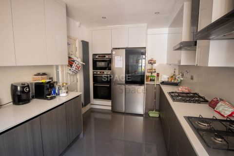 Room to rent in Hamilton Road, Reading RG1, £750 pcm - Zoopla