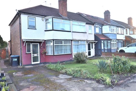 3 bed property for sale in Hoe Lane, Enfield EN1, £539,995 - Zoopla