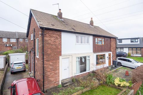 Chatsworth Crescent, Pudsey, Leeds LS28, 3 bed semi-detached house for ...