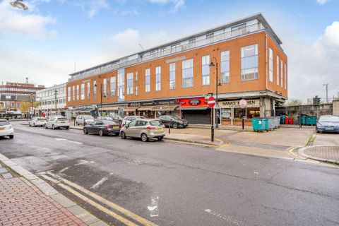Headstone Drive, Harrow HA3, 2 bed flat for sale, £250,000 - Zoopla