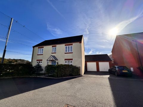 Stryd Bennett, Llanelli SA15, 4 bed detached house for sale, £345,000 ...