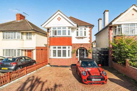 3 bed detached house for sale in Manor Drive North, New Malden KT3, £ ...