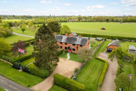 3 bed end terrace house for sale in Beenhams Heath, Shurlock Row RG10 ...