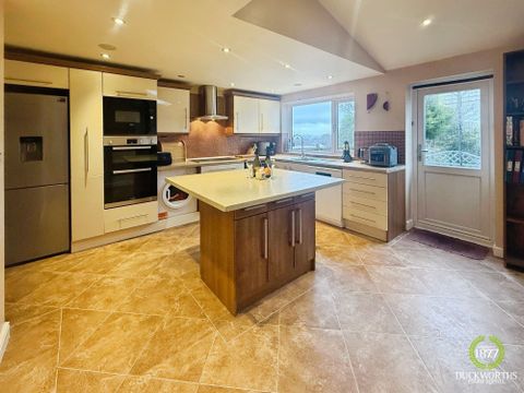 Rossendale Avenue, Burnley BB11, 4 bed semi-detached house for sale, £ ...