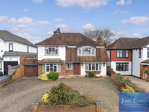 4 bed detached house for sale in Lee Grove, Chigwell IG7, £1,595,000 ...