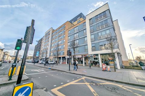 London Road, Croydon CR0, 2 bed flat to rent, £1,600 pcm - Zoopla