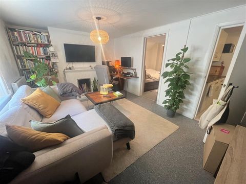 1 bed flat for sale in Russell Square, Brighton BN1, £200,000 - Zoopla