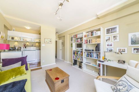 Woburn Place, Bloomsbury WC1H, Studio to rent, £1,950 pcm - Zoopla