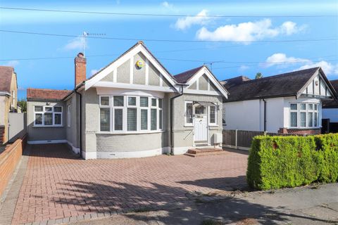 Kenbury Close, Ickenham UB10, 2 bed detached bungalow for sale, £ ...
