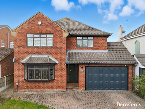Kings Road, Basildon SS15, 5 bed detached house for sale, £675,000 - Zoopla