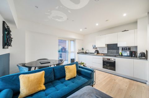 Silvertown Way, London E16, 1 bed flat for sale, £425,000 - Zoopla