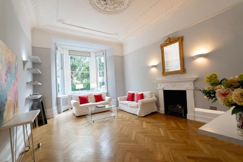 Redcliffe Square, London SW10, 2 bed flat for sale, £1,300,000 - Zoopla
