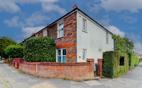 2 bed end terrace house for sale in Amersham Road, High Wycombe ...
