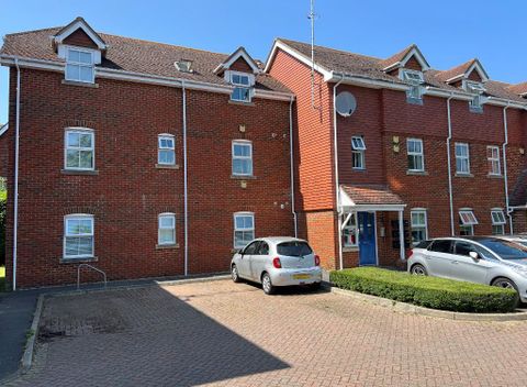 Swallowmead, College Hill, Steyning, West Sussex BN44, 2 bed flat to ...