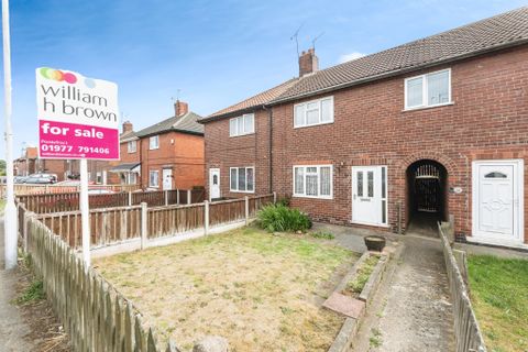 Clayton Avenue, Upton, Pontefract WF9, 2 bed terraced house for sale, £ ...