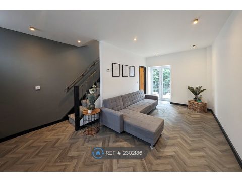 1 bed terraced house to rent in Low Lane, Birstall, Batley WF17, £1,100 ...