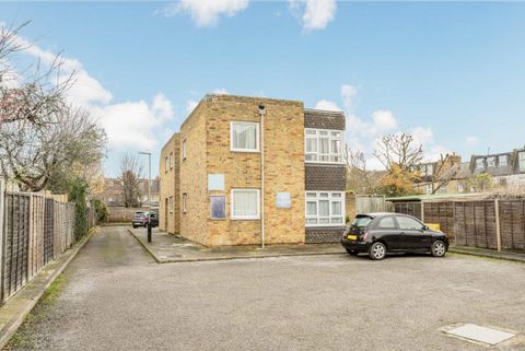 1 bed flat to rent in Effra Road, London SW19, £1,500 pcm - Zoopla