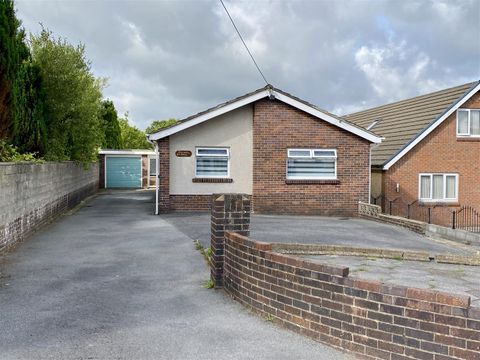 Heol Y Neuadd, Tumble, Llanelli SA14, 3 bed detached bungalow for sale ...