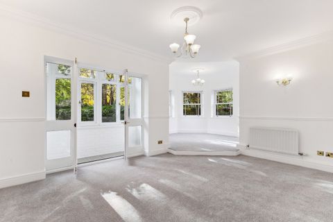 2 bed flat for sale in Trinity Church Road, London SW13, £625,000 - Zoopla