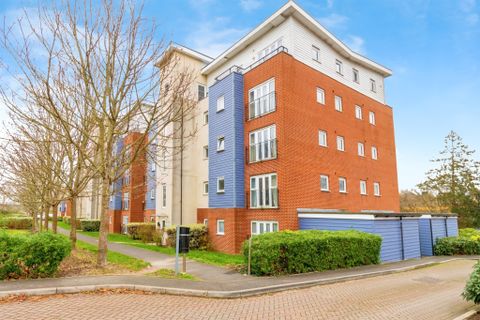 2 bed flat for sale in Alexander Square, Eastleigh SO50, £150,000 - Zoopla