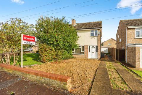 5 bed property for sale in Caister Road, Bedford MK41, £450,000 - Zoopla