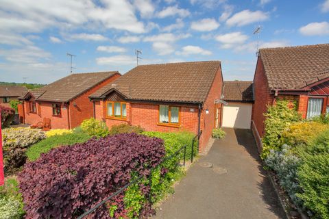 Staite Drive, Cookley, Kidderminster DY10, 2 bed detached bungalow for ...
