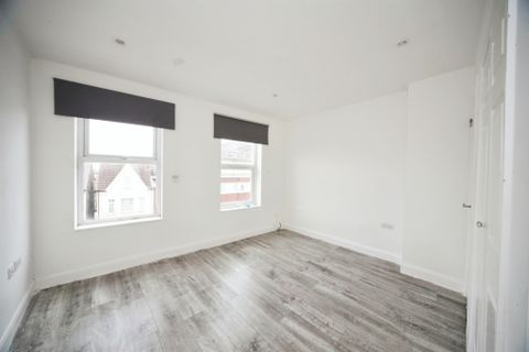 1 bed flat for sale in Cardiff Road, Luton LU1, £90,000 - Zoopla