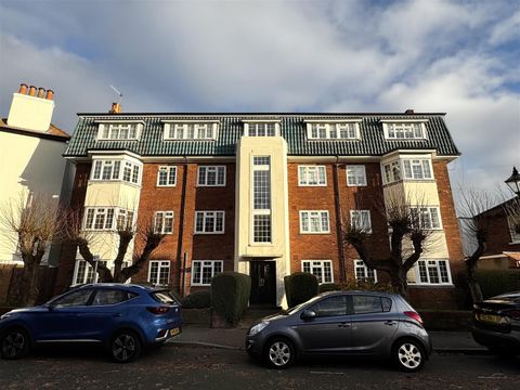 3 bed flat to rent in Hereford Road, Southsea PO5, £1,500 pcm - Zoopla