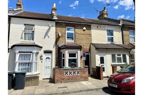 Nelson Road, Gravesend DA11, 2 bed terraced house for sale, £290,000 - Zoopla