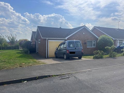 Paxhill Lane, Twyning, Tewkesbury GL20, 3 bed detached bungalow for ...