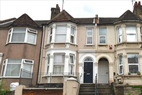 Priory Hill, Dartford DA1, Studio to rent, £800 pcm - Zoopla