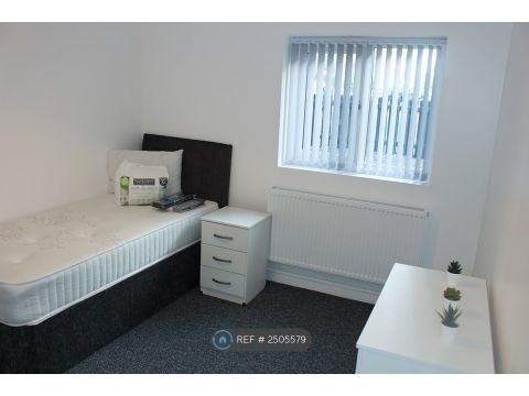 Rodney Close, Birmingham B16, Room to rent, £100 pcm - Zoopla