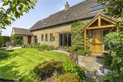 4 bed barn conversion for sale in Shepherds Close, Weston-On-The-Green ...