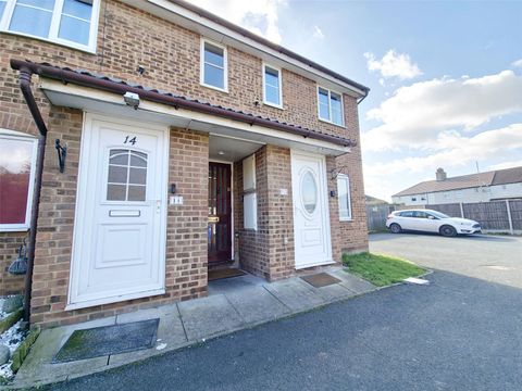 1 bed flat to rent in Burns Place, Tilbury, Essex RM18, £1,100 pcm - Zoopla