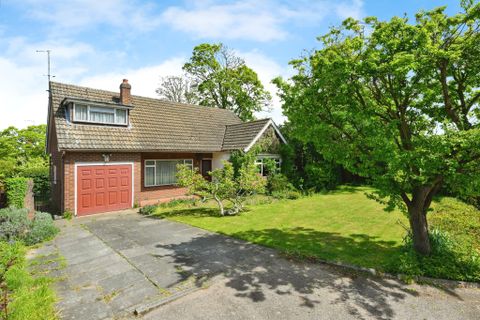 Hoe Lane, Ware SG12, 2 bed detached bungalow for sale, £675,000 - Zoopla