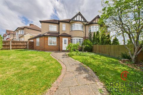 Linden Avenue, Ruislip Manor, Middlesex HA4, 3 bed semi-detached house ...