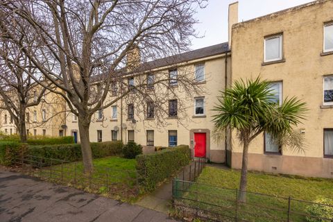 2 bed flat for sale in 15/3 Craigentinny Road, Edinburgh EH7, £150,000 ...