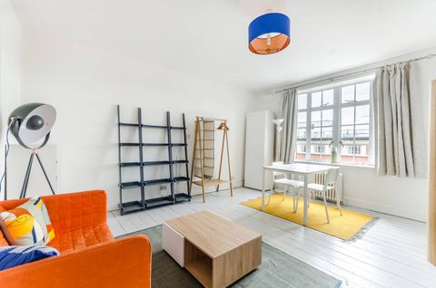 Studio to rent in Upper Woburn Place, Bloomsbury, London WC1H, £2,600 ...