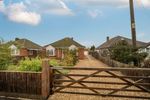 Blenheim Orchard, East Hanney, Wantage OX12, 2 bed detached bungalow ...
